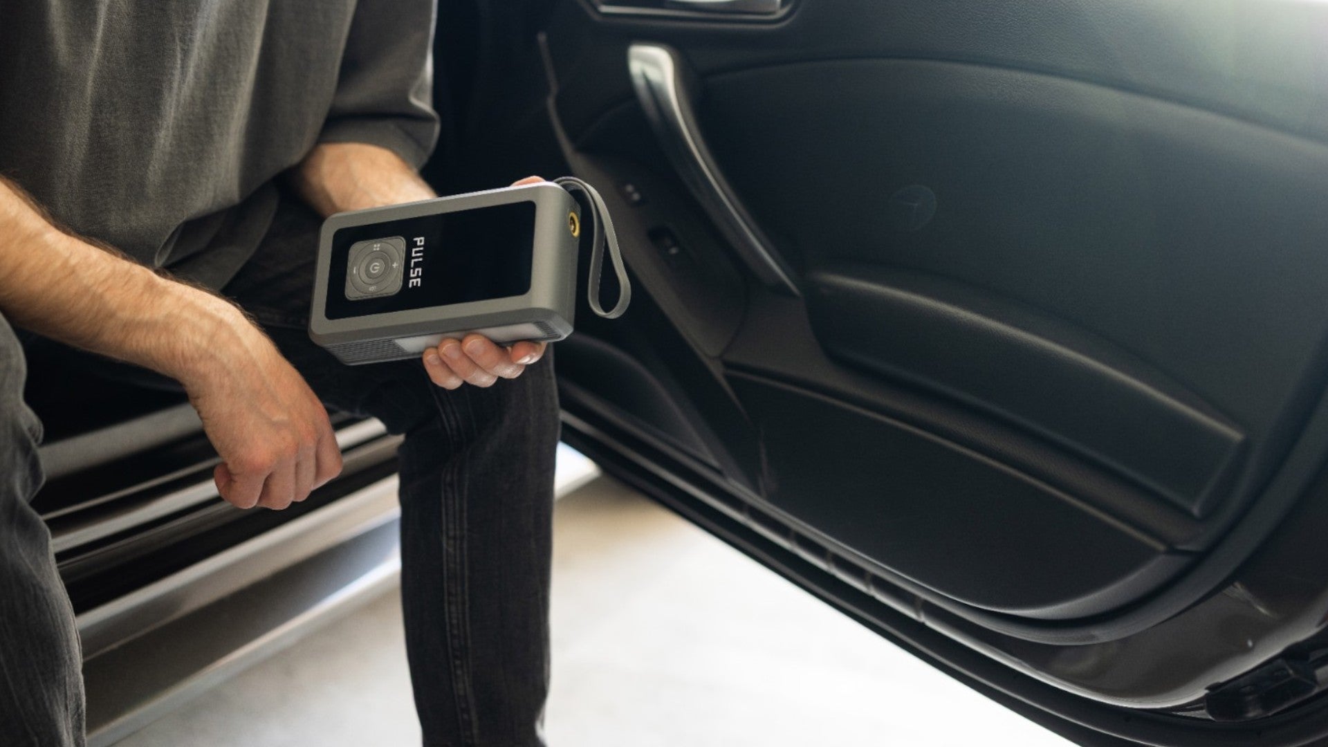Best Portable Chargers & Power Banks For Road Trips – Pulse Charge